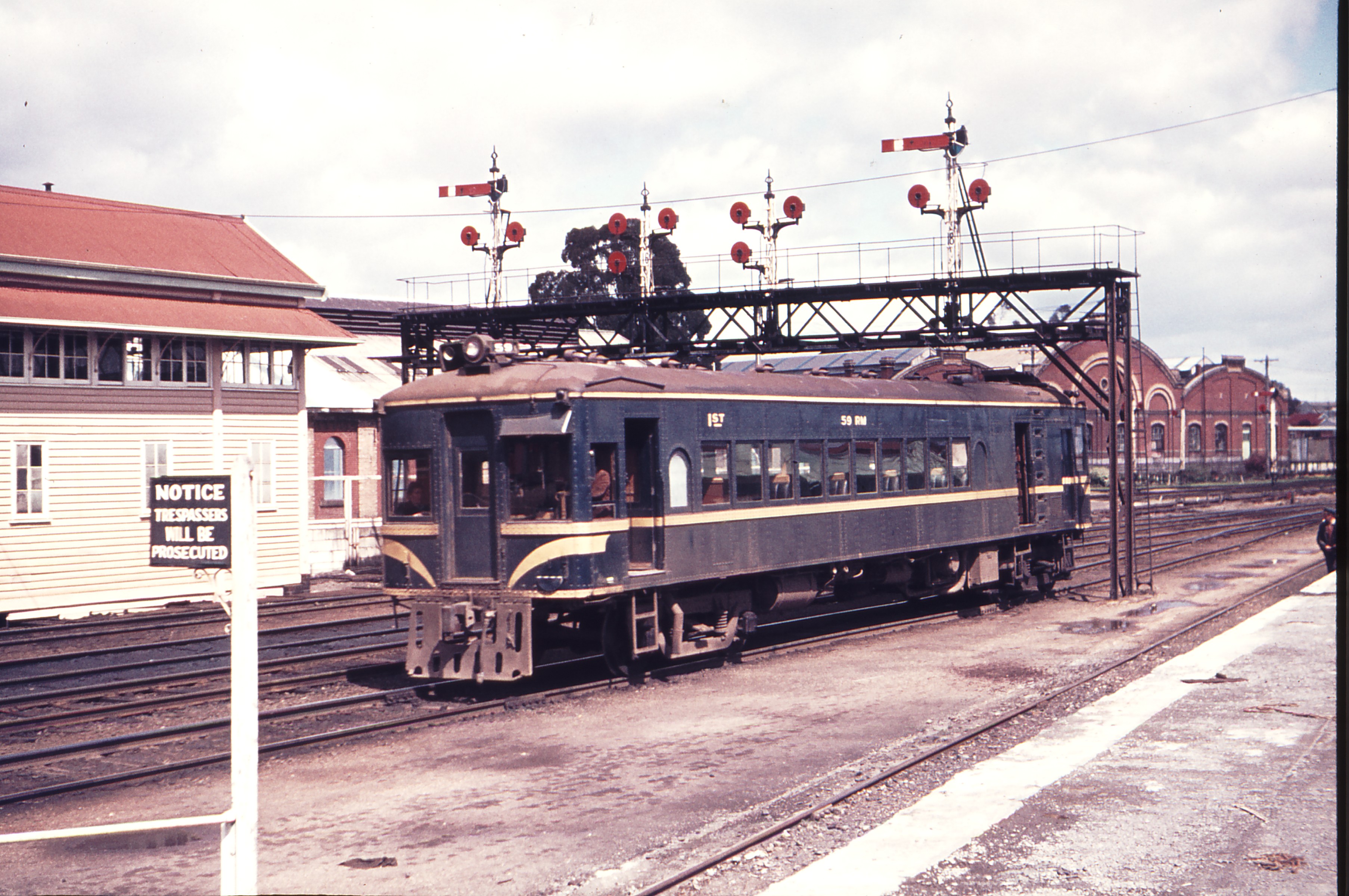 Weston Langford113110 Bendigo 59 RM Docking