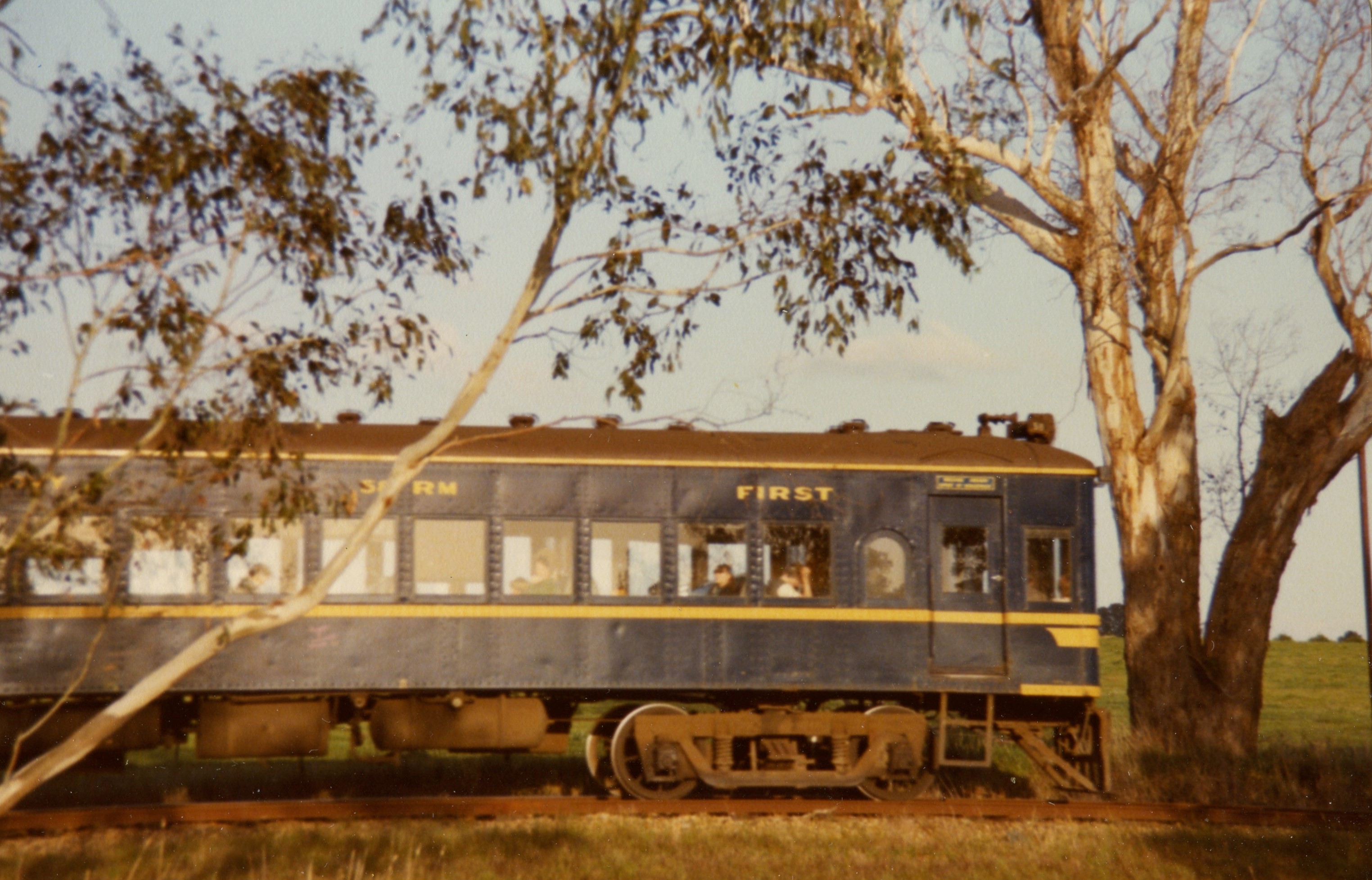 Weston Langford133864: Yering Up Side 4 18 pm Up Rail Motor 58 RM -3